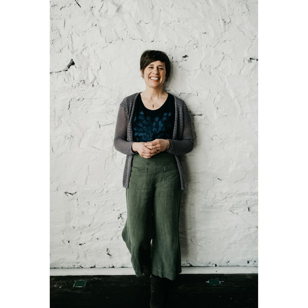 Open Blue Arrow – Davis Editions